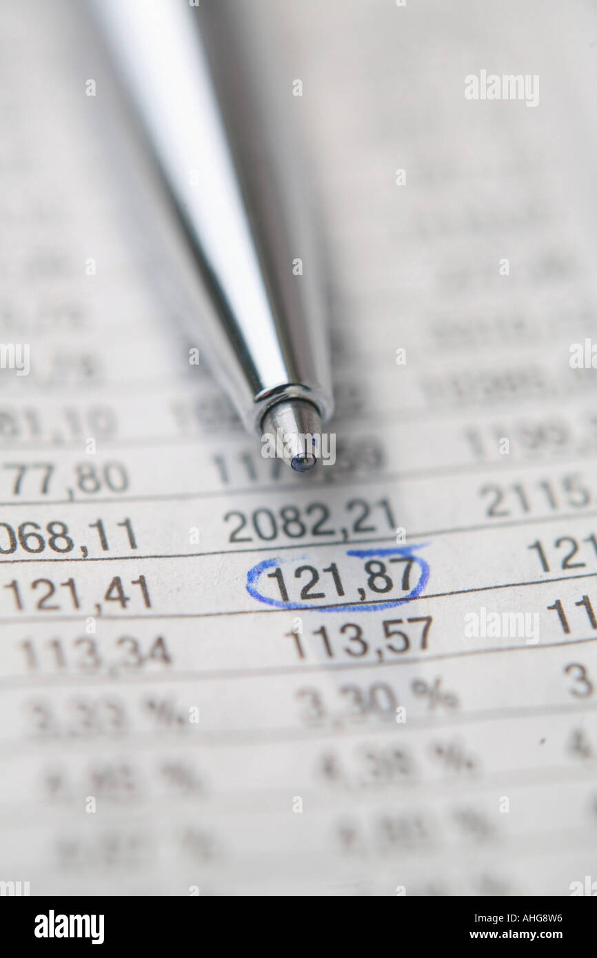 Pointing Marking the high point of an company analysis Stock Photo - Alamy