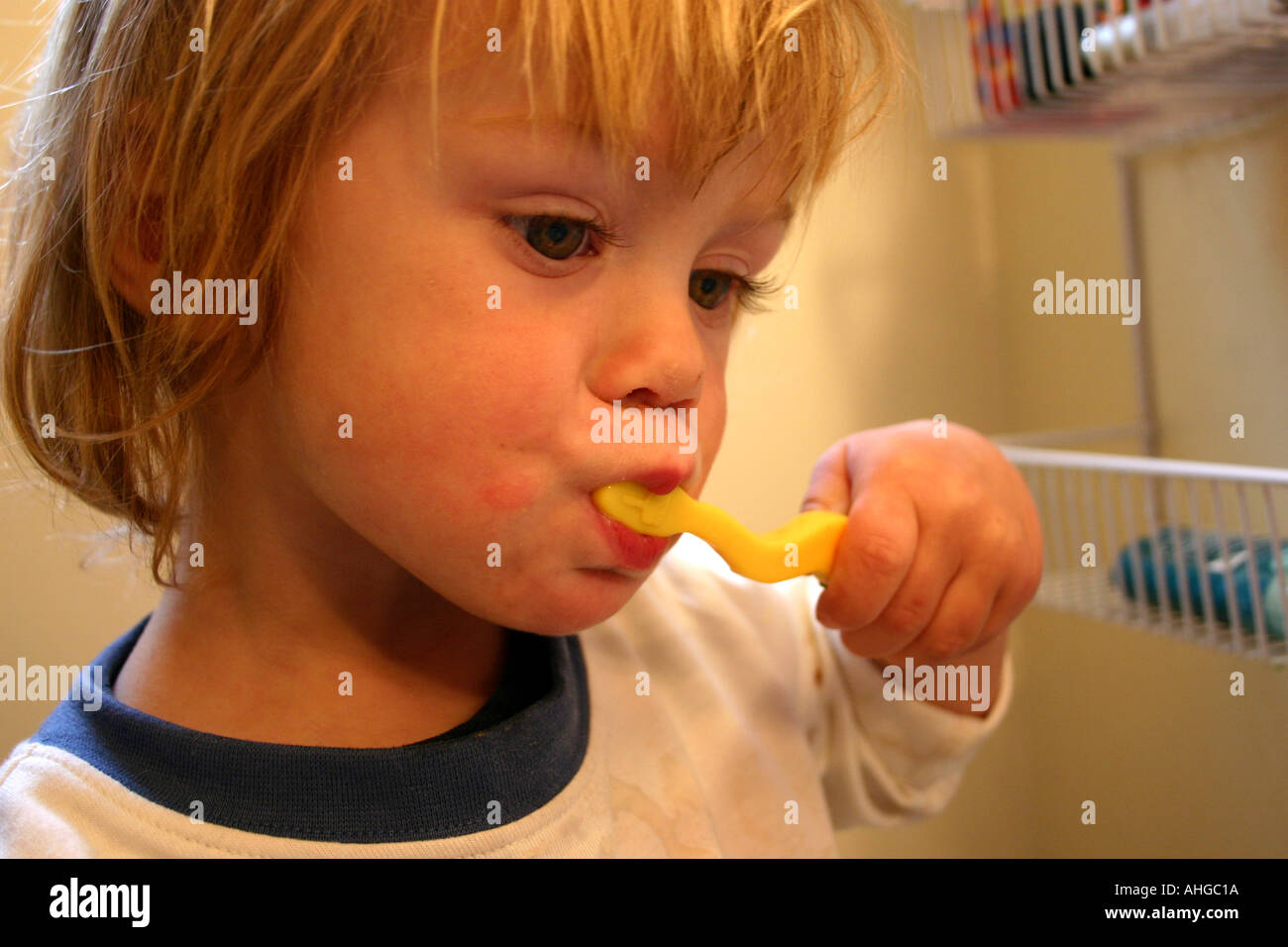 child brushing teeth Stock Photo - Alamy