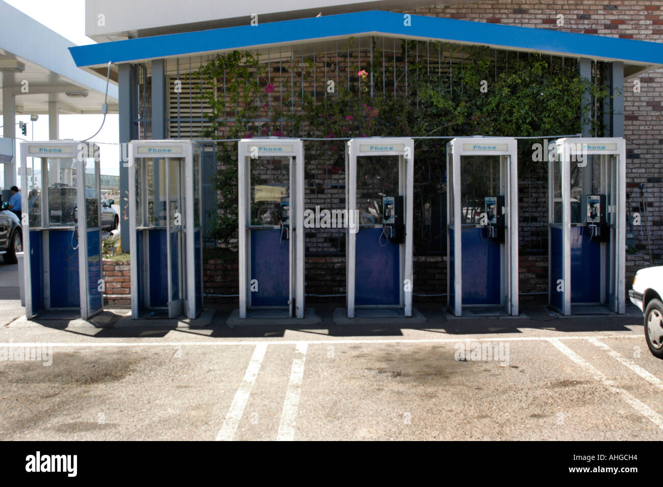 Booth booths hi-res stock photography and images - Alamy
