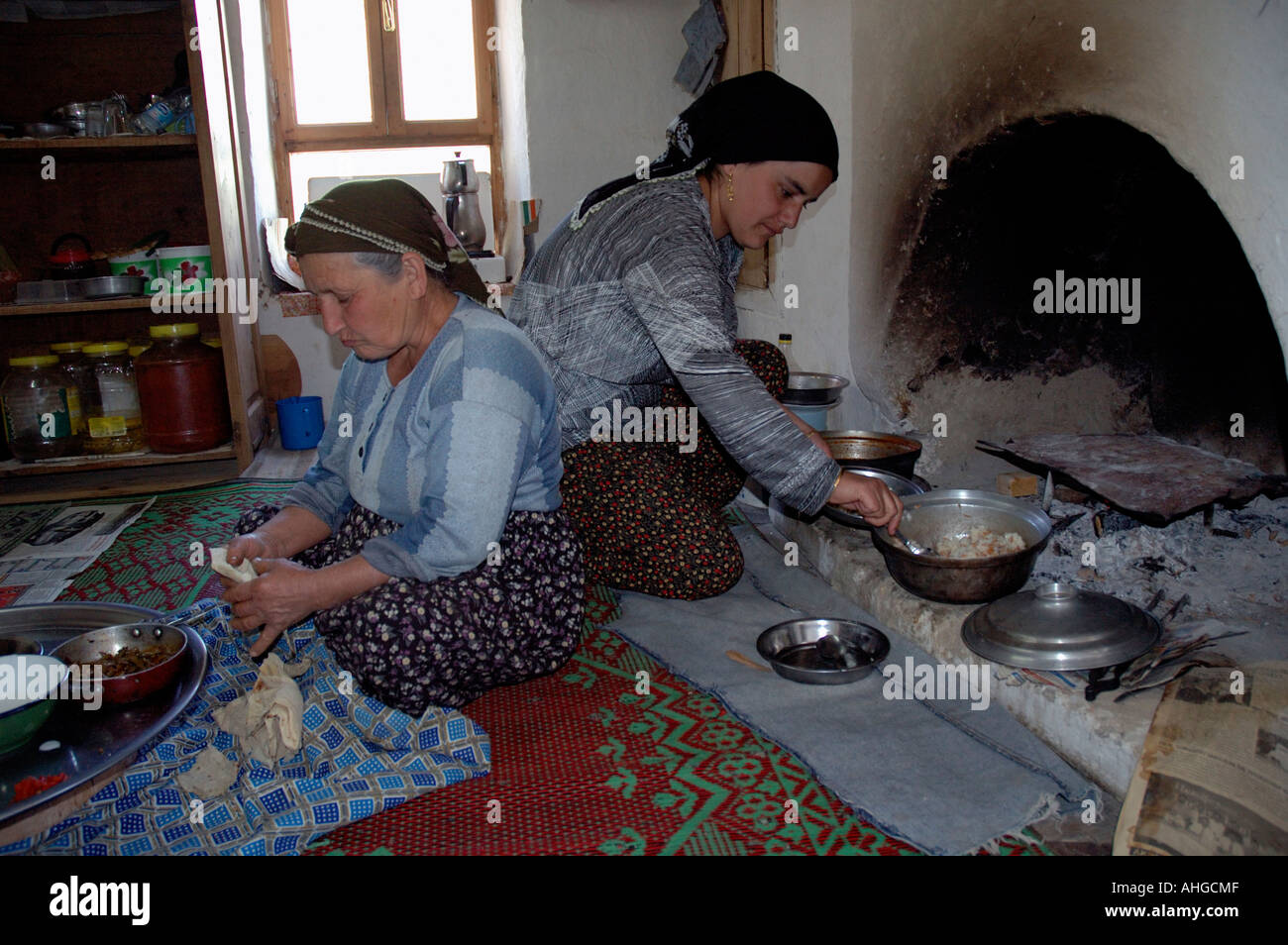 Poor family eating a meal hi-res stock photography and images - Alamy