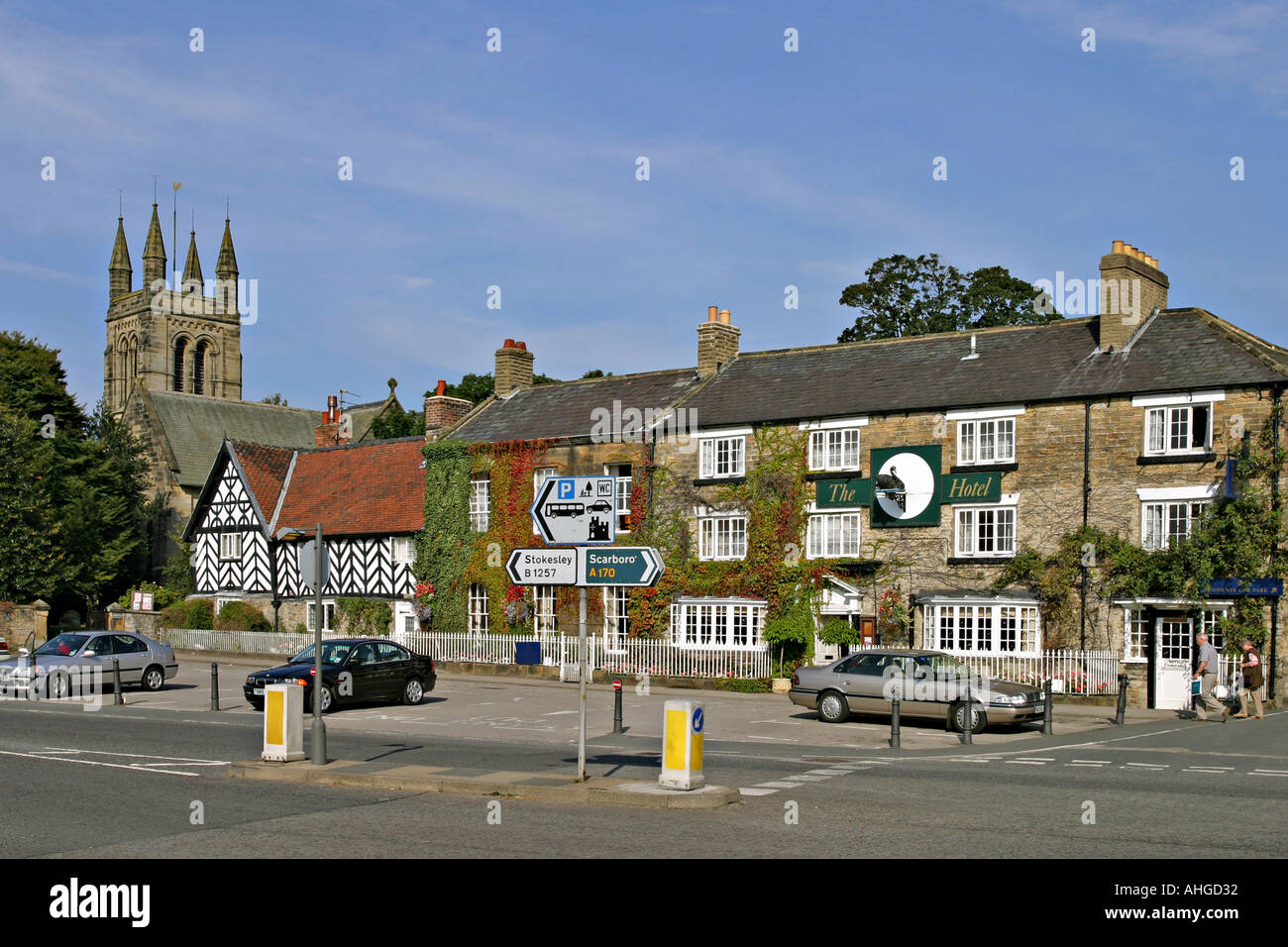 Helmsley North Yorkshire UK Market Square and Parish Church Stock Photo ...