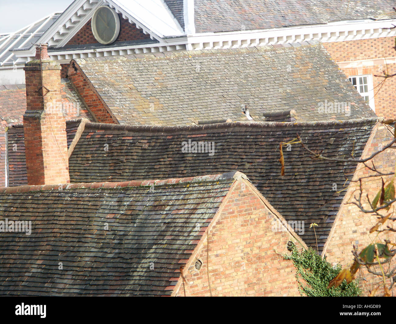 Sagging Roof on an old building Stock Photo - Alamy