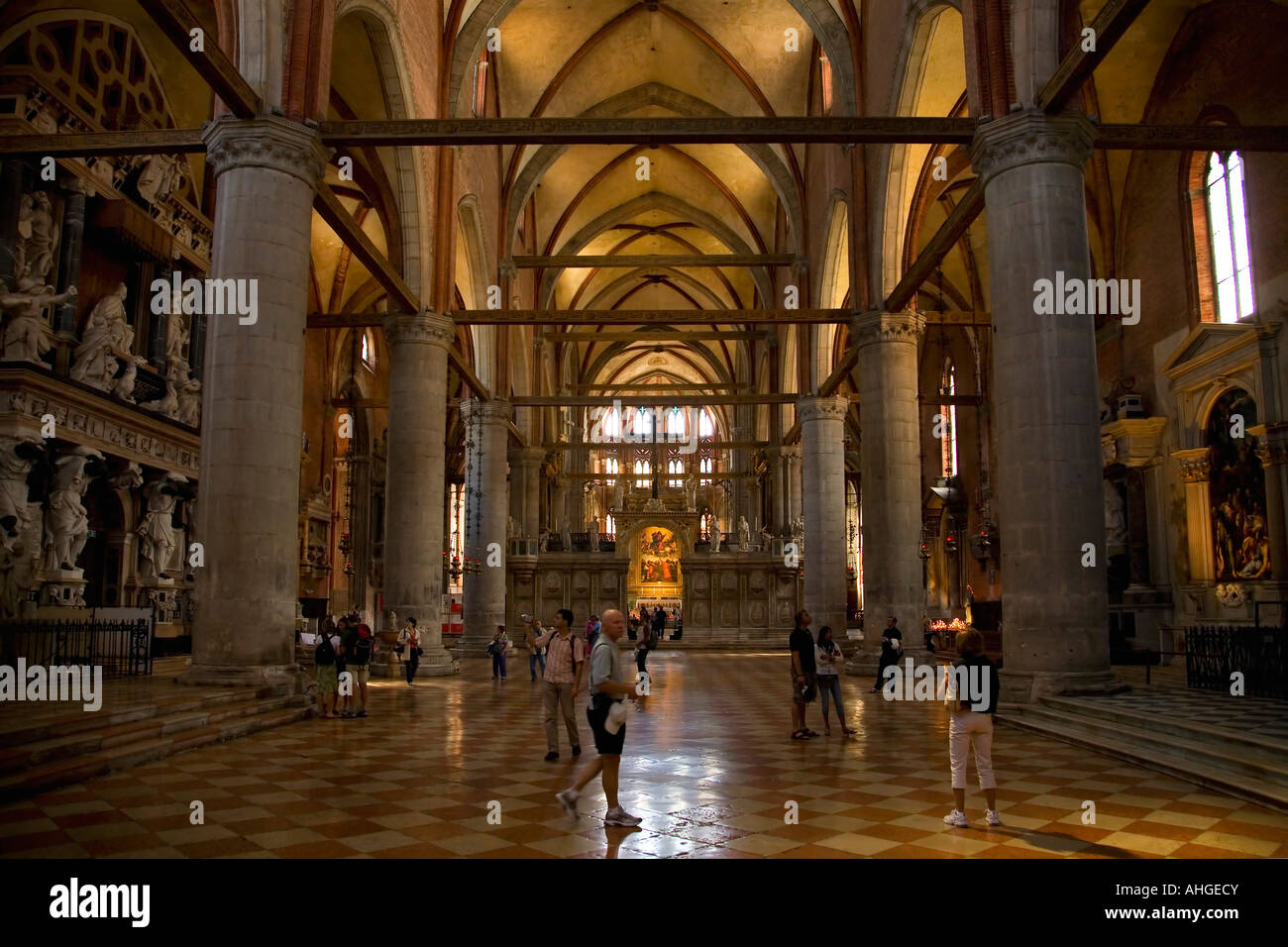 Iglesia De Frari Venecia Santa Maria Gloriosa Dei Frari, En Venecia