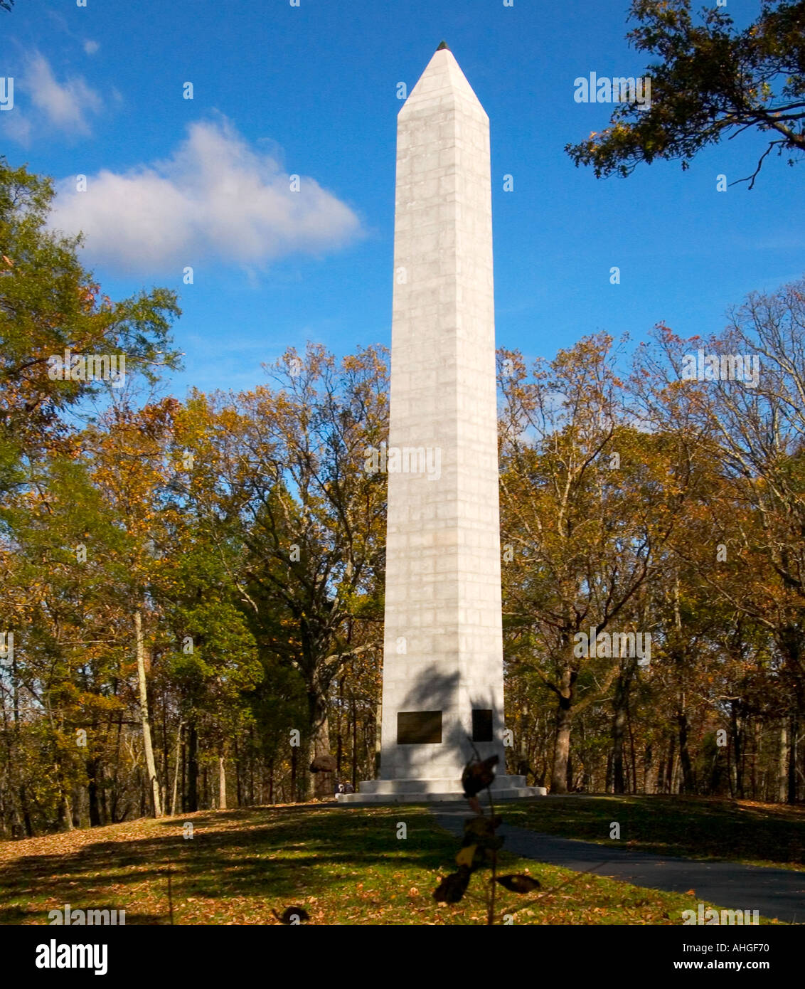 Monument commemorating the Revolutionary War victory at Kings Mountain ...