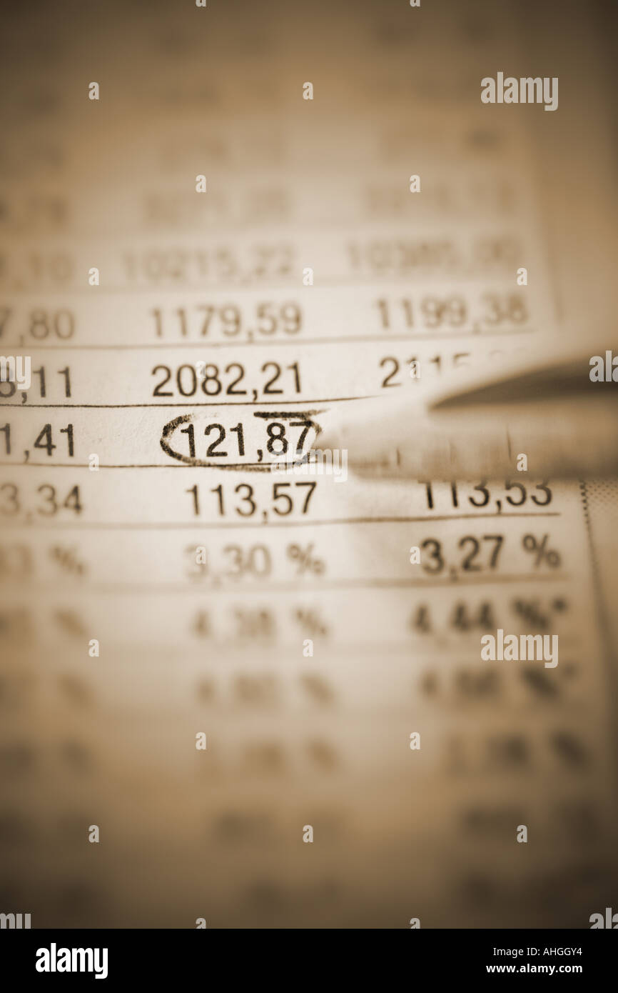 Pointing Marking the high point of an company analysis Stock Photo - Alamy