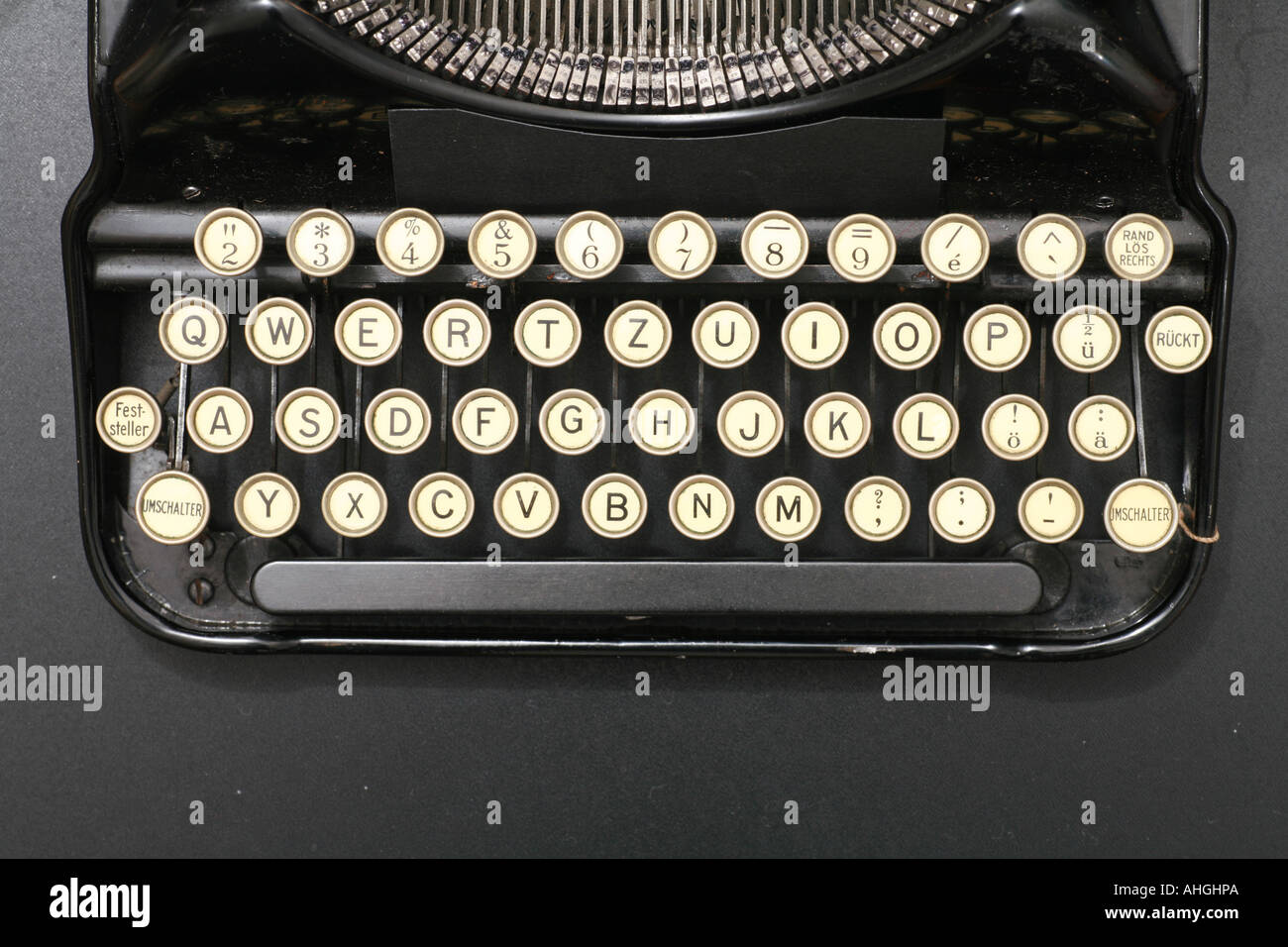 a typewriter in dramatic lighting Stock Photo - Alamy