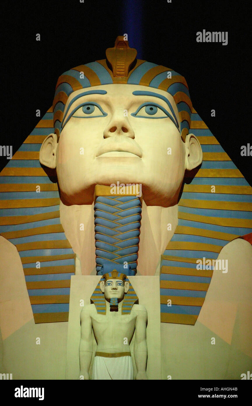 sphinx outside the luxor hotel casino las vegas nevada usa Stock Photo ...