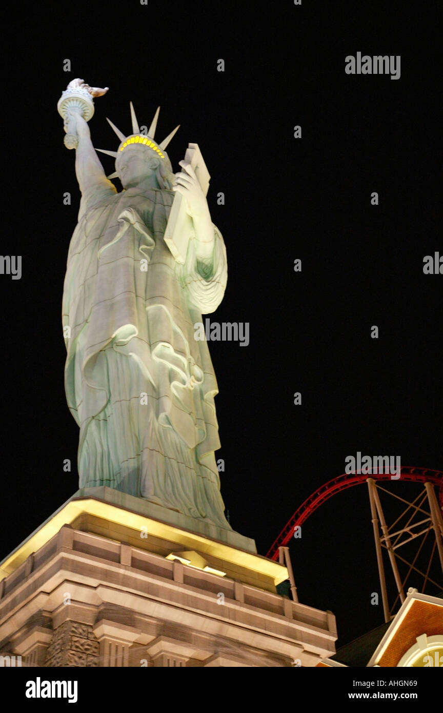 Statue of liberty figure woman looking hi-res stock photography and ...