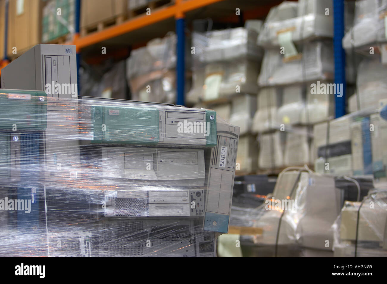 Old redundant computers hi-res stock photography and images - Alamy