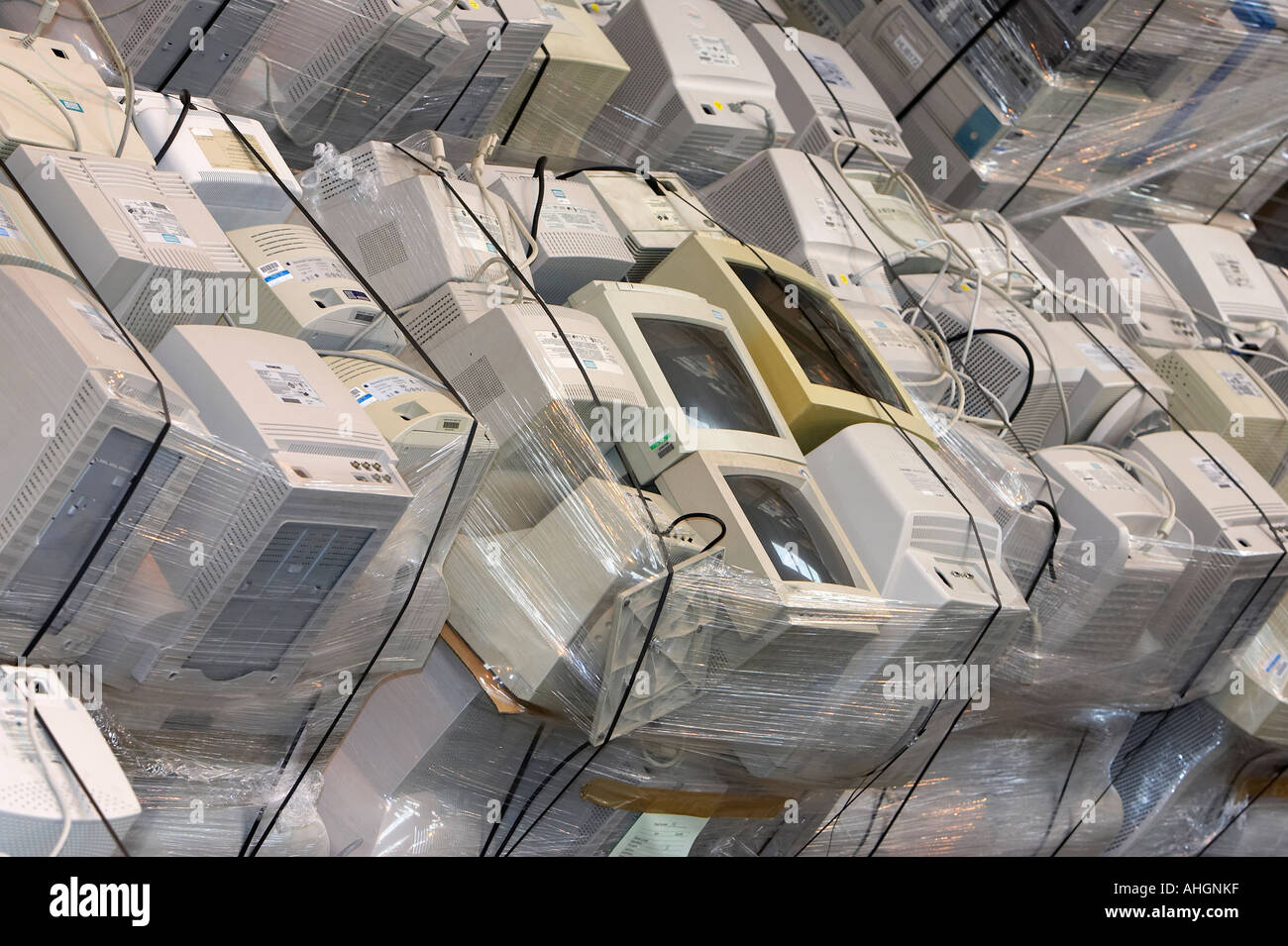 Obsolete computer monitors hi-res stock photography and images - Alamy