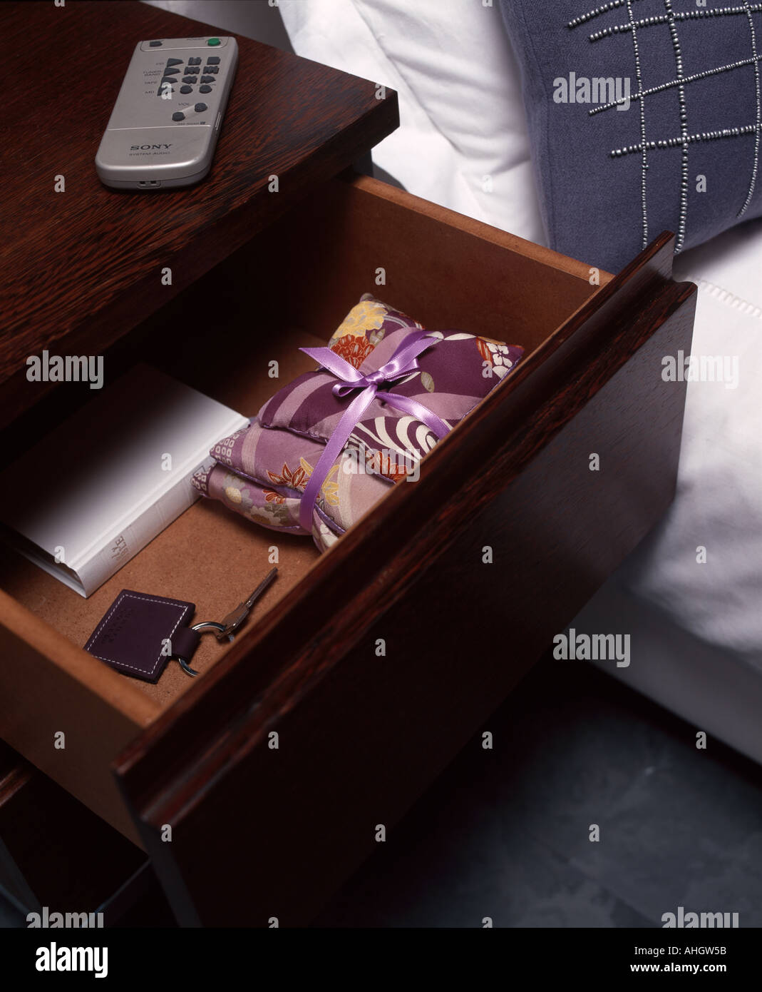 Bedside unit hi-res stock photography and images - Alamy