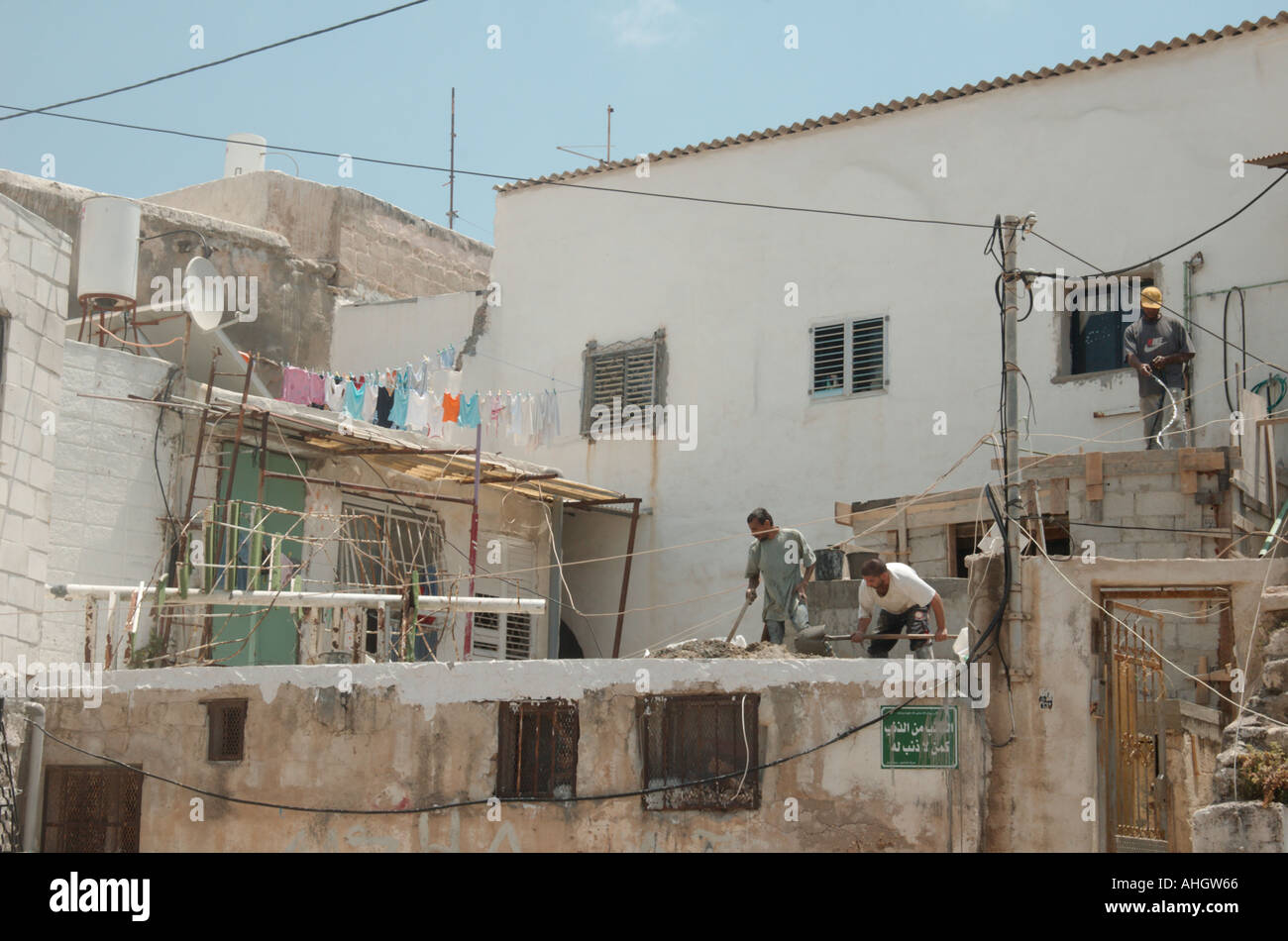 Poor workers house construction hi-res stock photography and images - Alamy