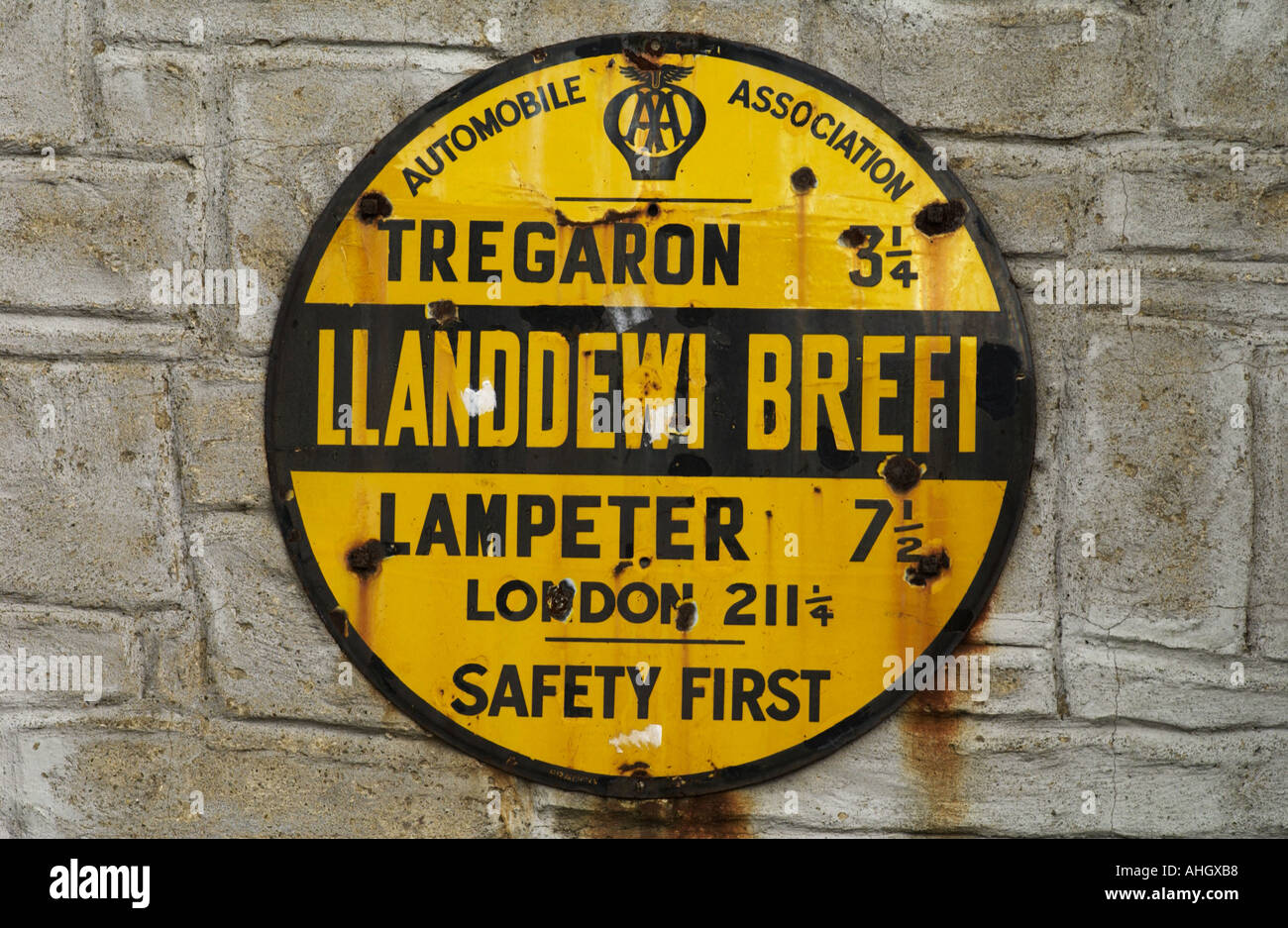 Aa road sign vintage hi-res stock photography and images - Alamy