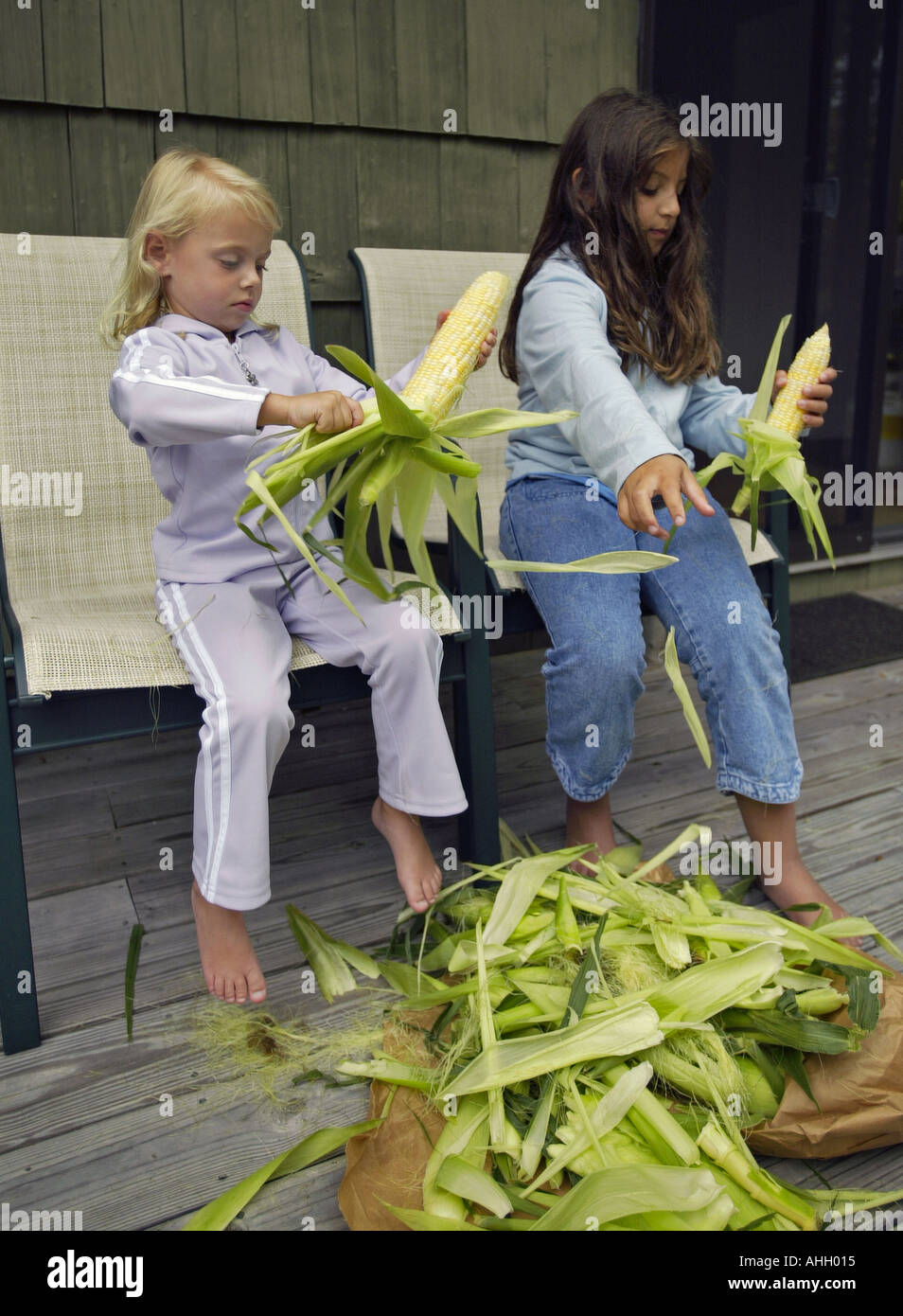 Corn shuck hi-res stock photography and images - Alamy