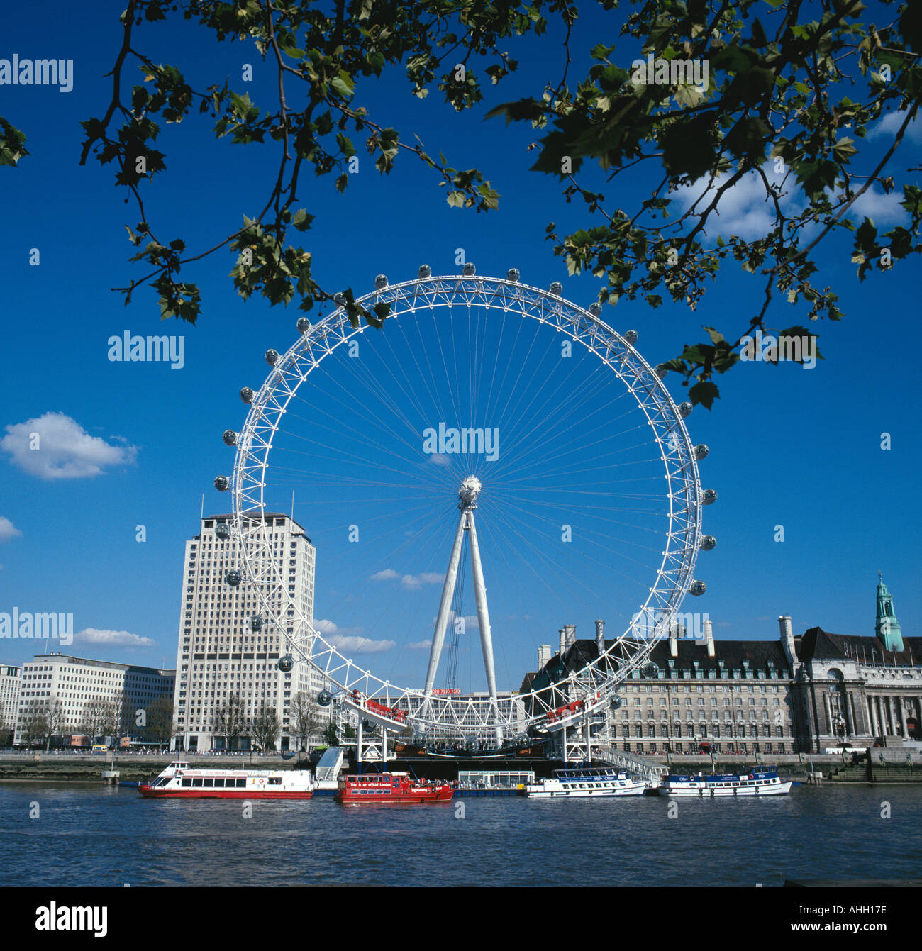 London cityscape daytime hi-res stock photography and images - Alamy