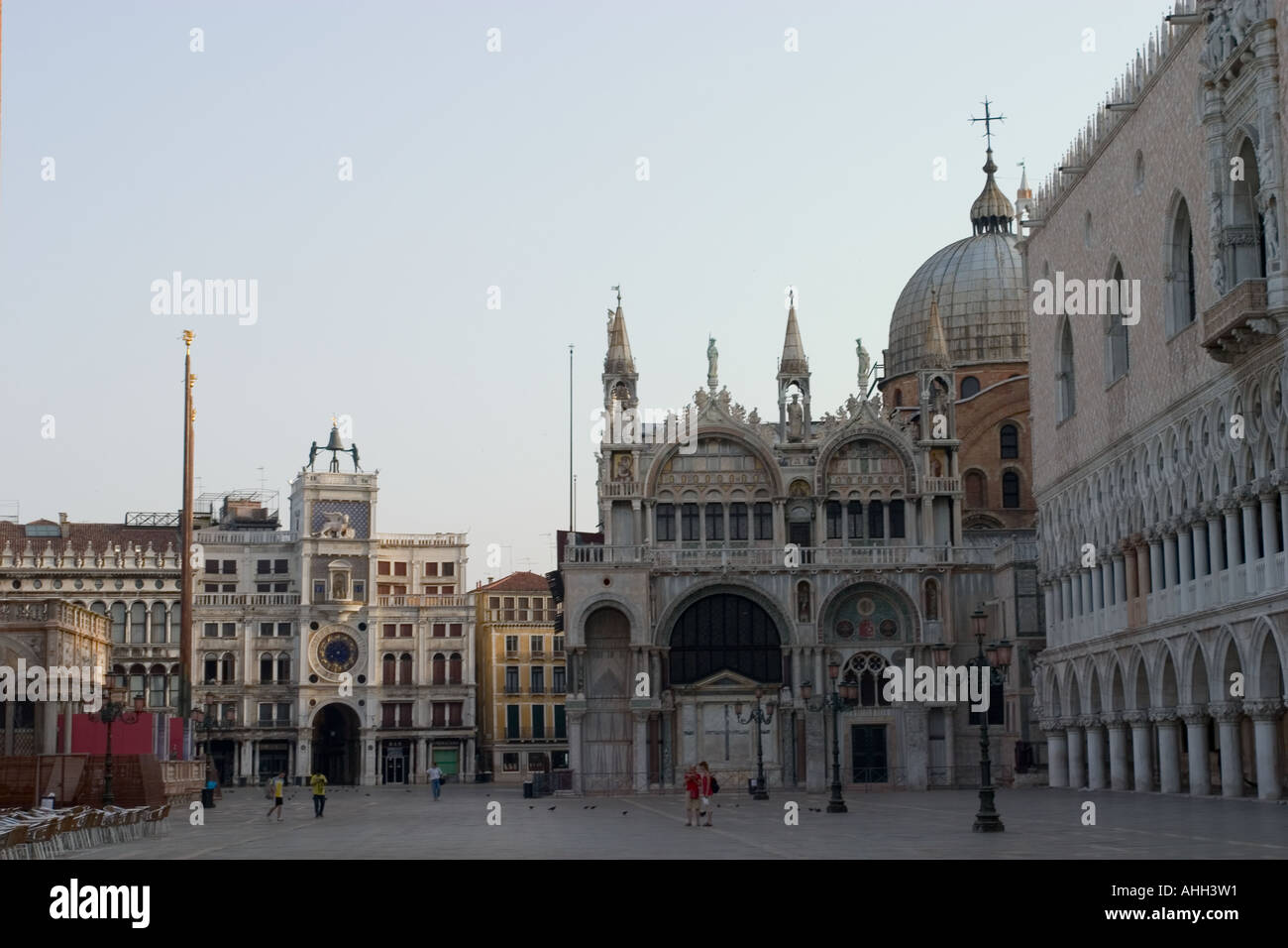 Basilica san marco venecia italia hi-res stock photography and images ...