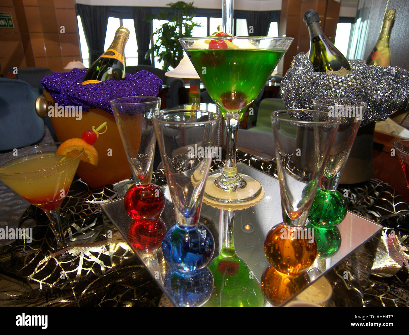 Cocktail display hi-res stock photography and images - Alamy