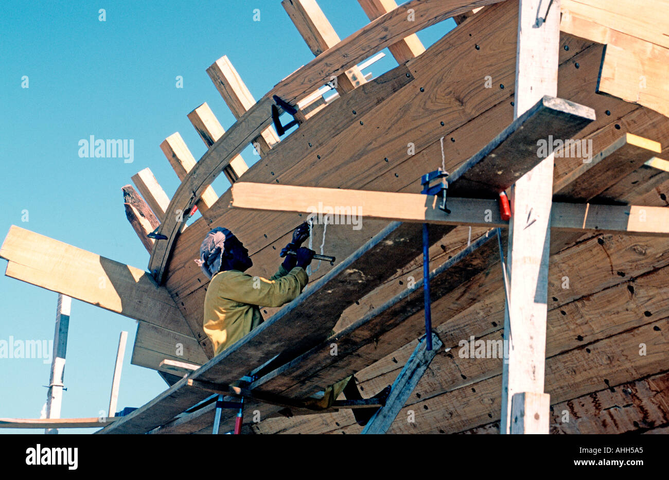 Building A Dhow In Sur In Oman Stock Photo - Alamy
