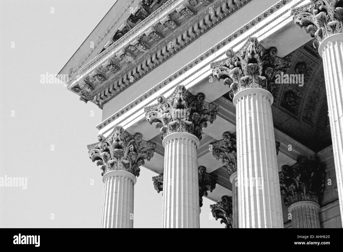 INVESTMENTS Greek Temple Architecture with Columns "Montpelier France ...