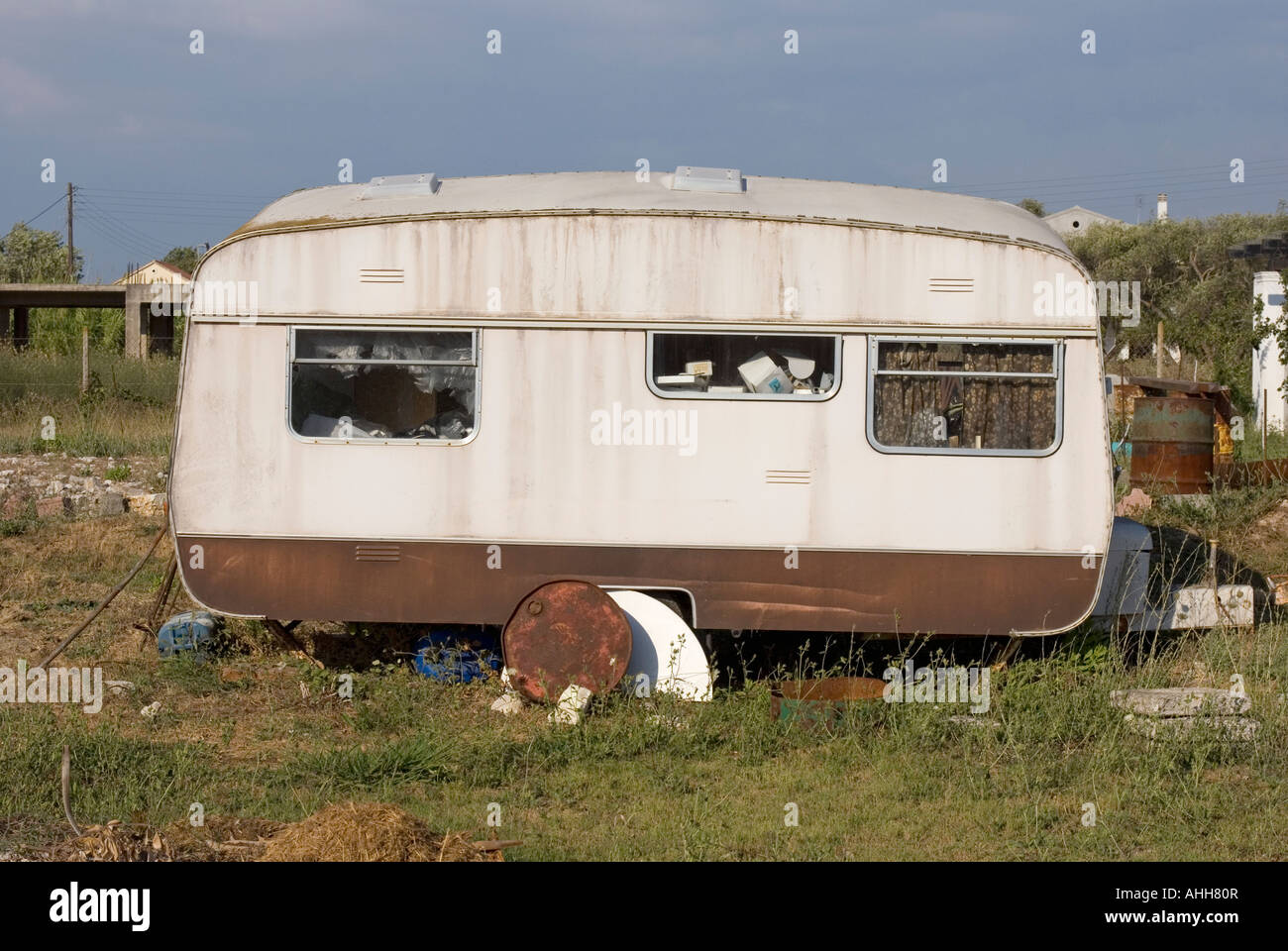 Dumped caravan hi-res stock photography and images - Alamy