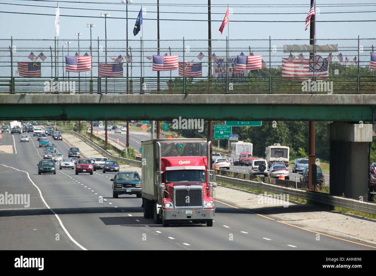 Patriotic display on US Interstate 495 in Chelmsford Massachusetts ...