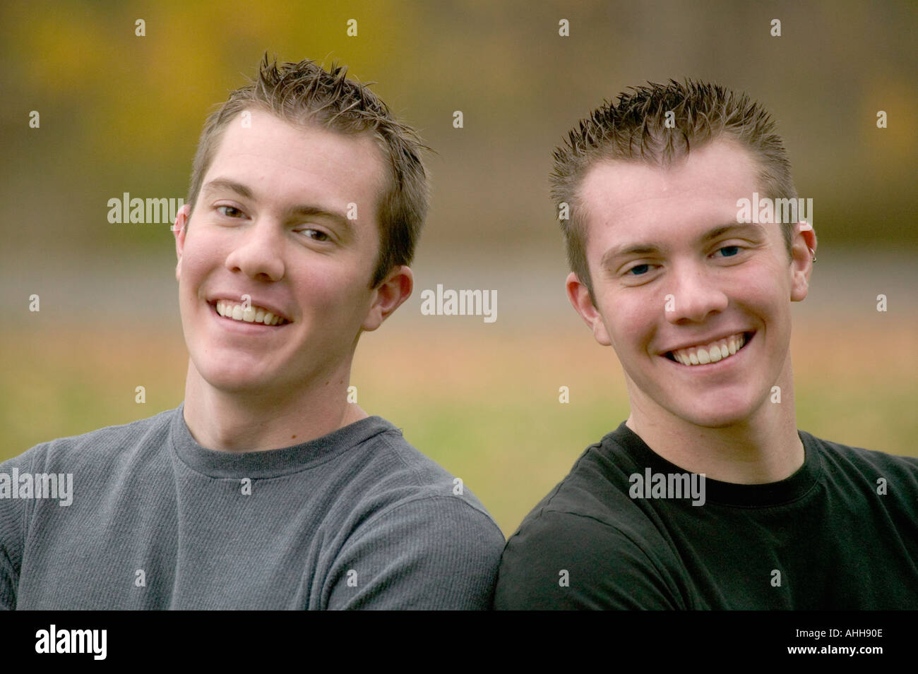 Identical twin hi-res stock photography and images - Alamy