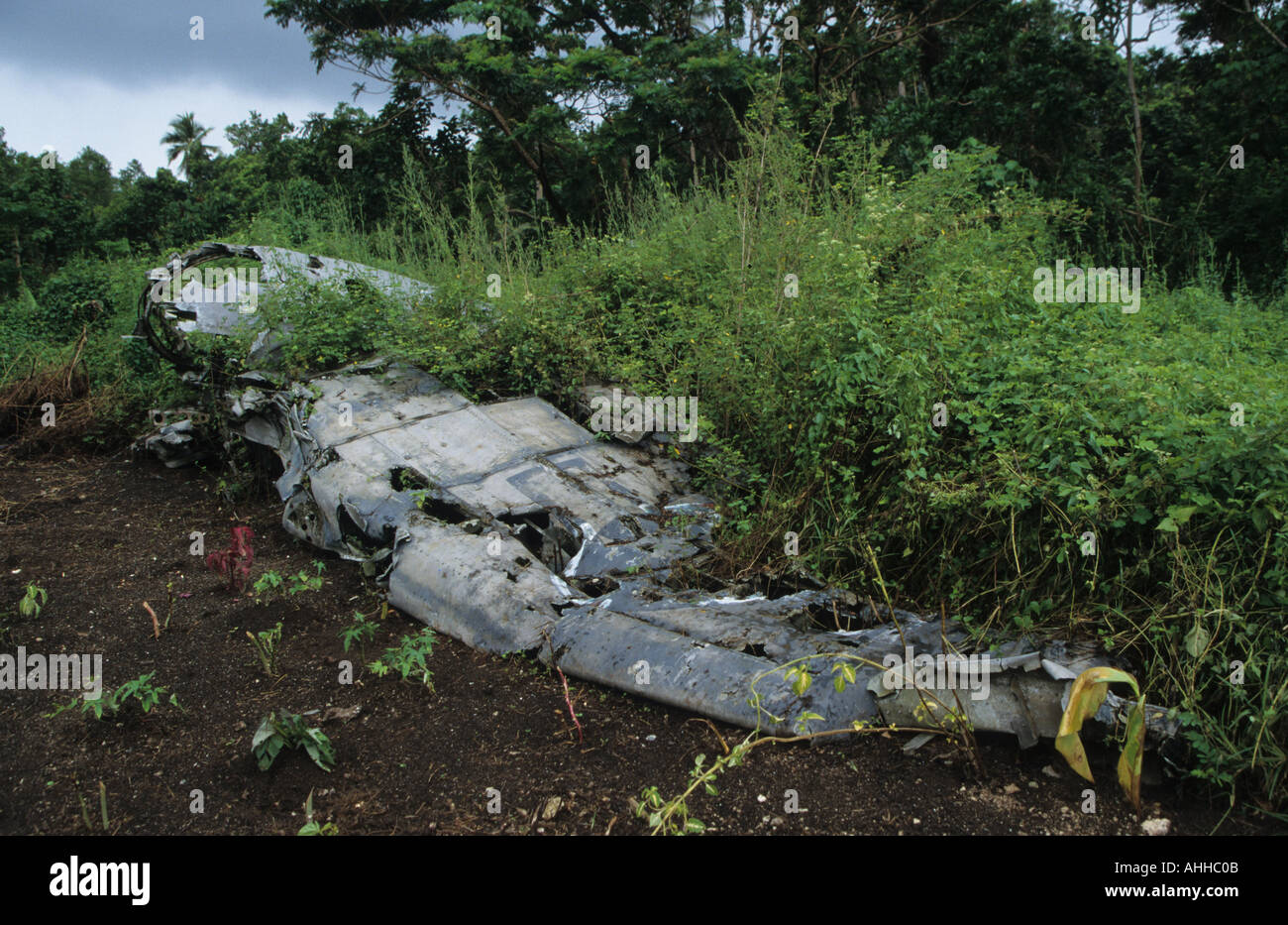 Vanuatu Efate Wrecked WW2 US bomber still lies in field near capital ...