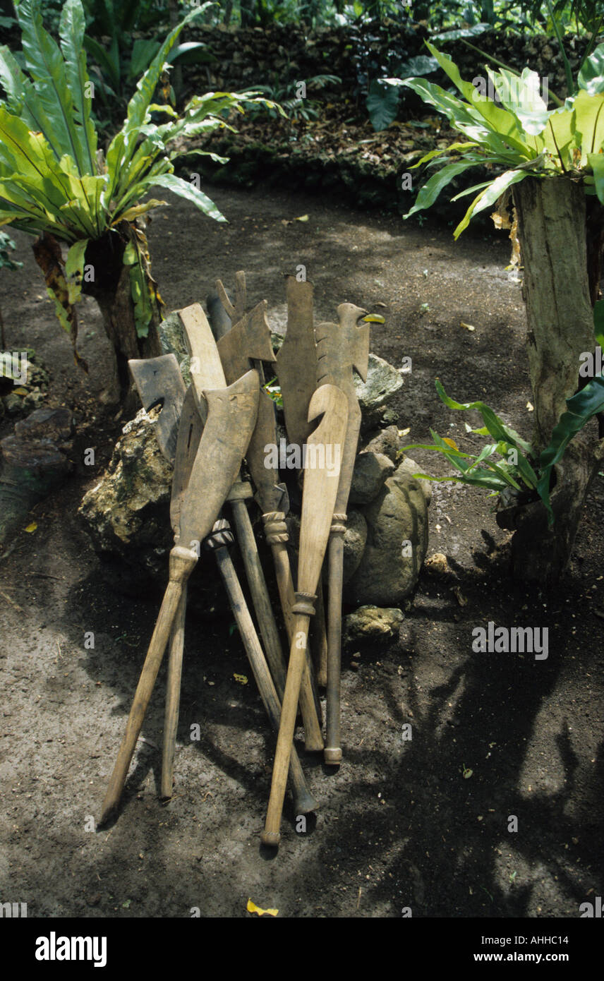 Vanuatu Efate War clubs and paddles from tribes which practised ...