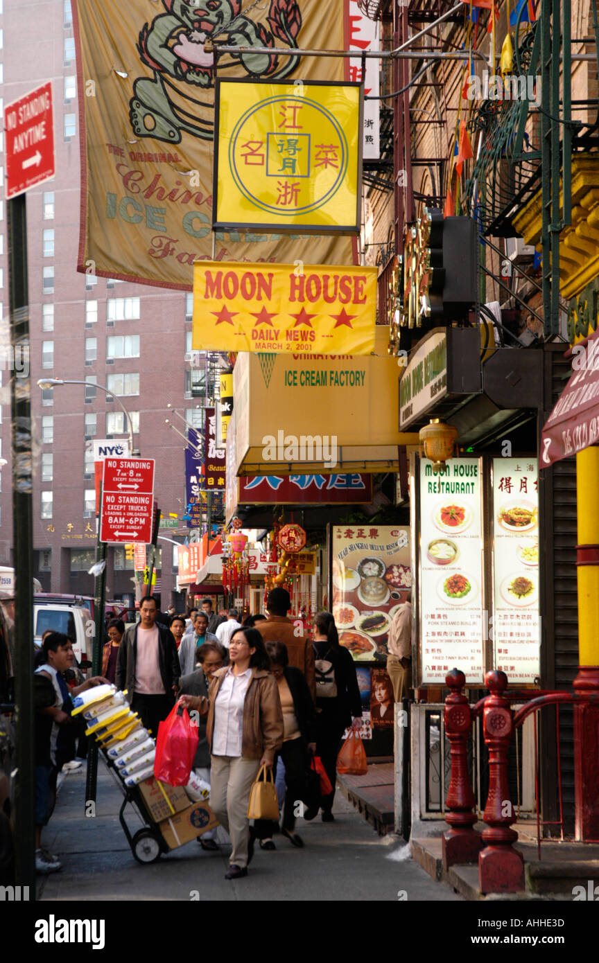 Shops in chinatown hi-res stock photography and images - Alamy