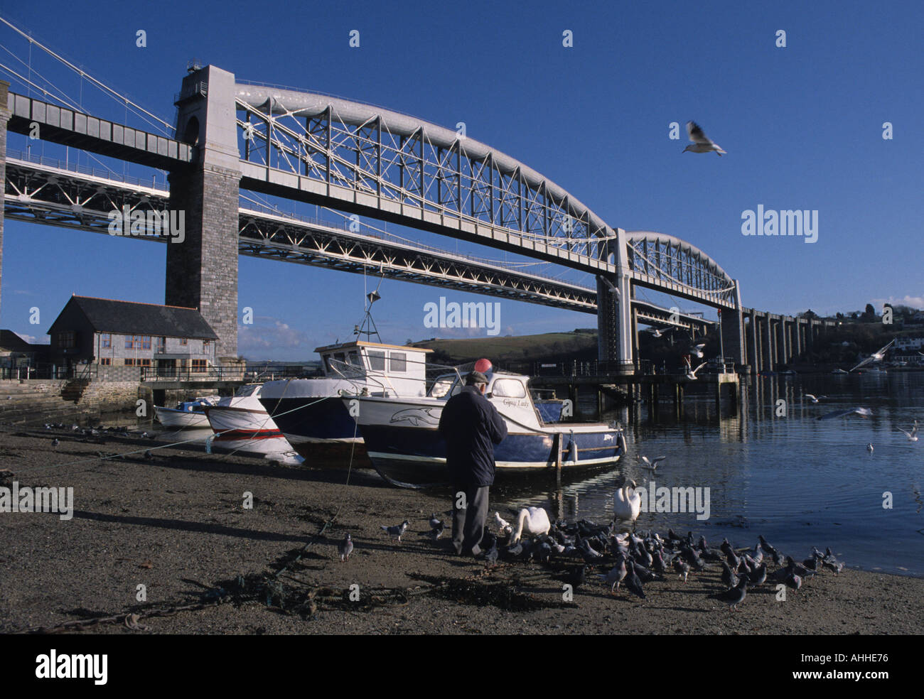 Brunel river estuary iron spans hi-res stock photography and images - Alamy