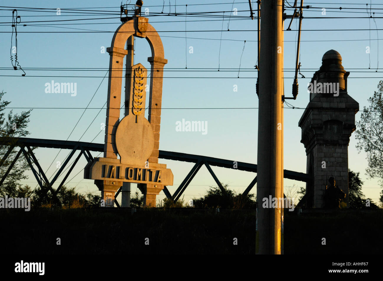 Overhead contact system hi-res stock photography and images - Alamy