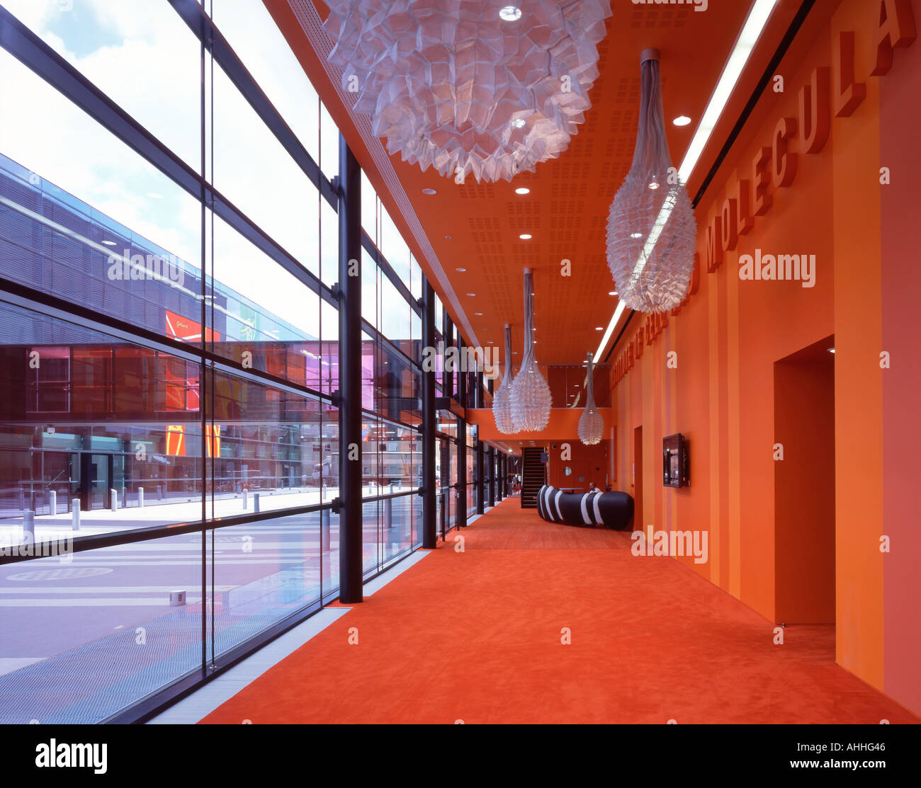 Whitechapel architecture modern historical hi-res stock photography and ...