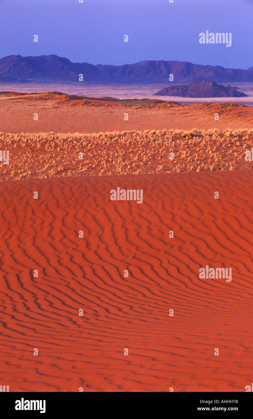 Red sands of Namibian desert Stock Photo - Alamy