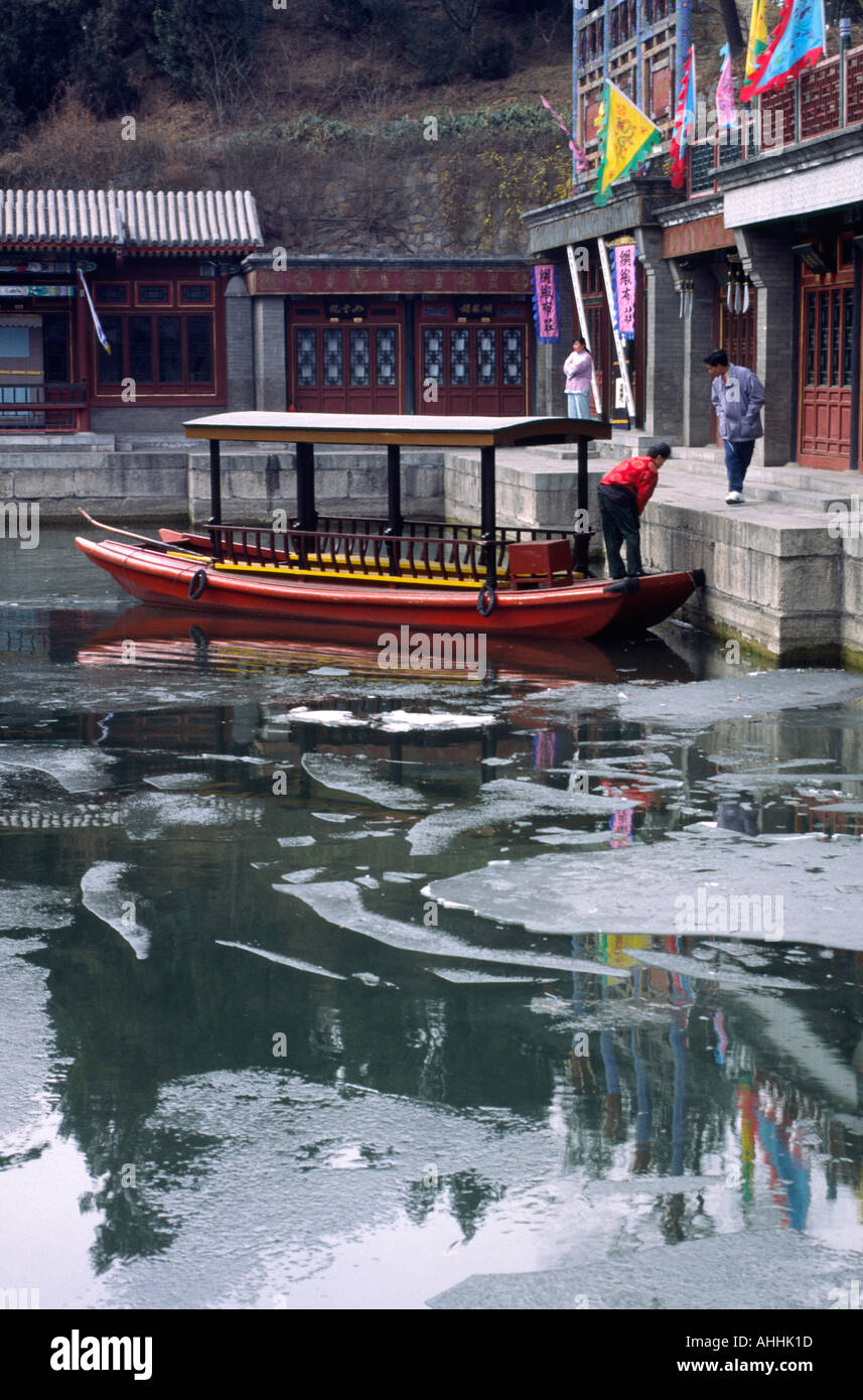 Beijing summer palace spring hi-res stock photography and images - Alamy