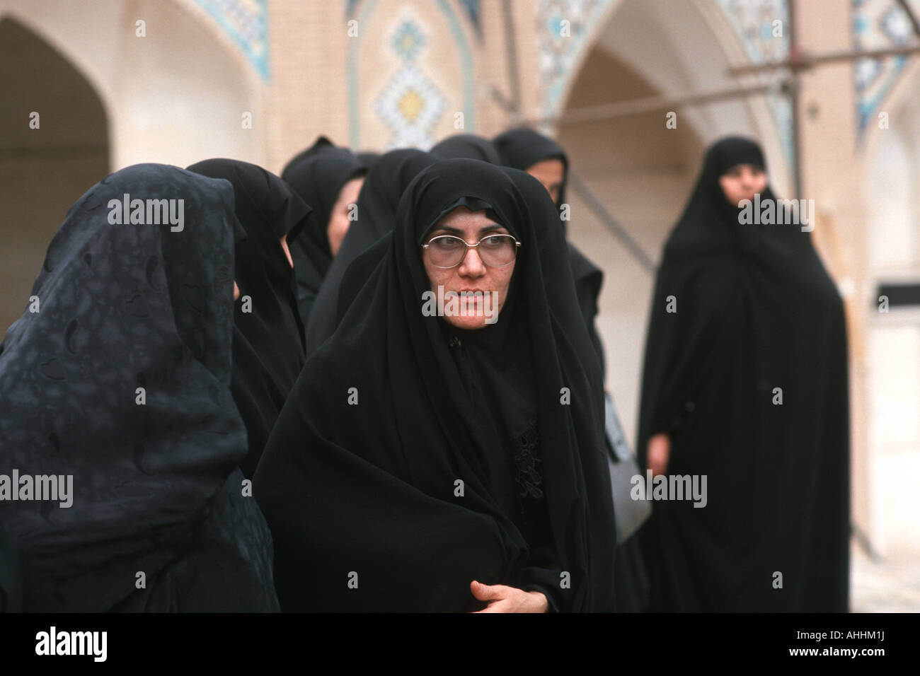 Women with tschador hi-res stock photography and images - Alamy