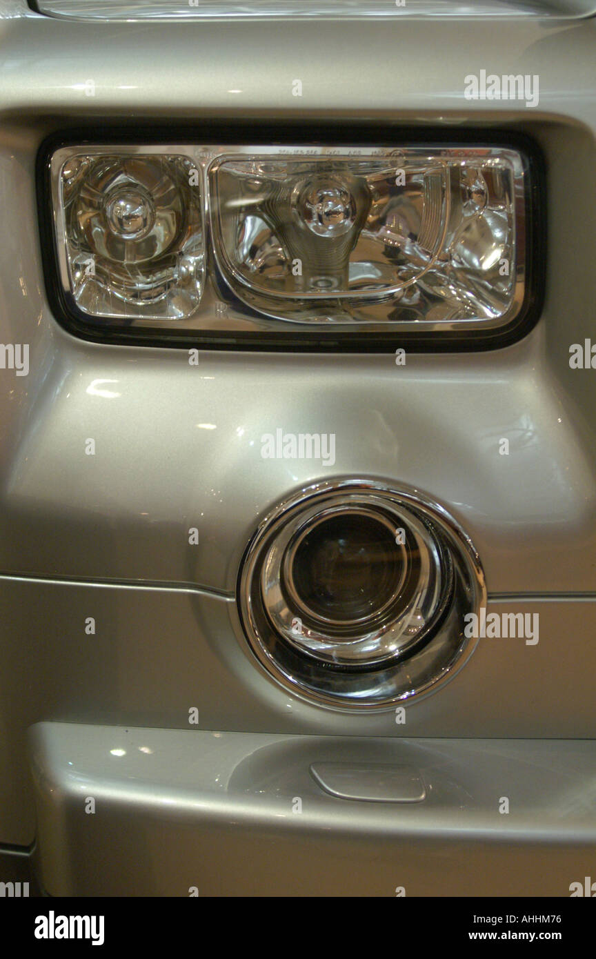 2002 Rolls Royce Phantom car front lights Stock Photo - Alamy