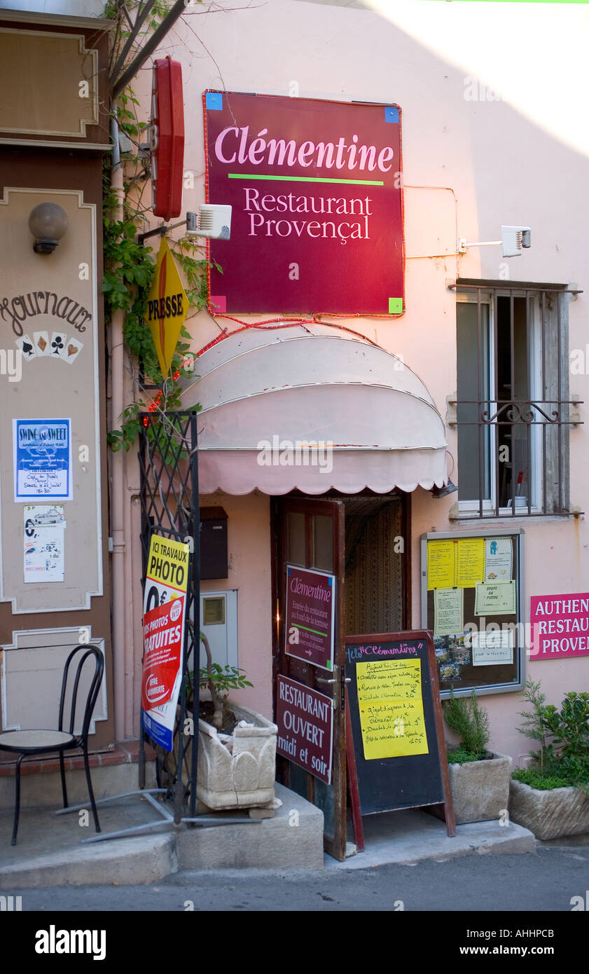 CLEMENTINE RESTAURANT MENERBES PROVENCE FRANCE Stock Photo - Alamy