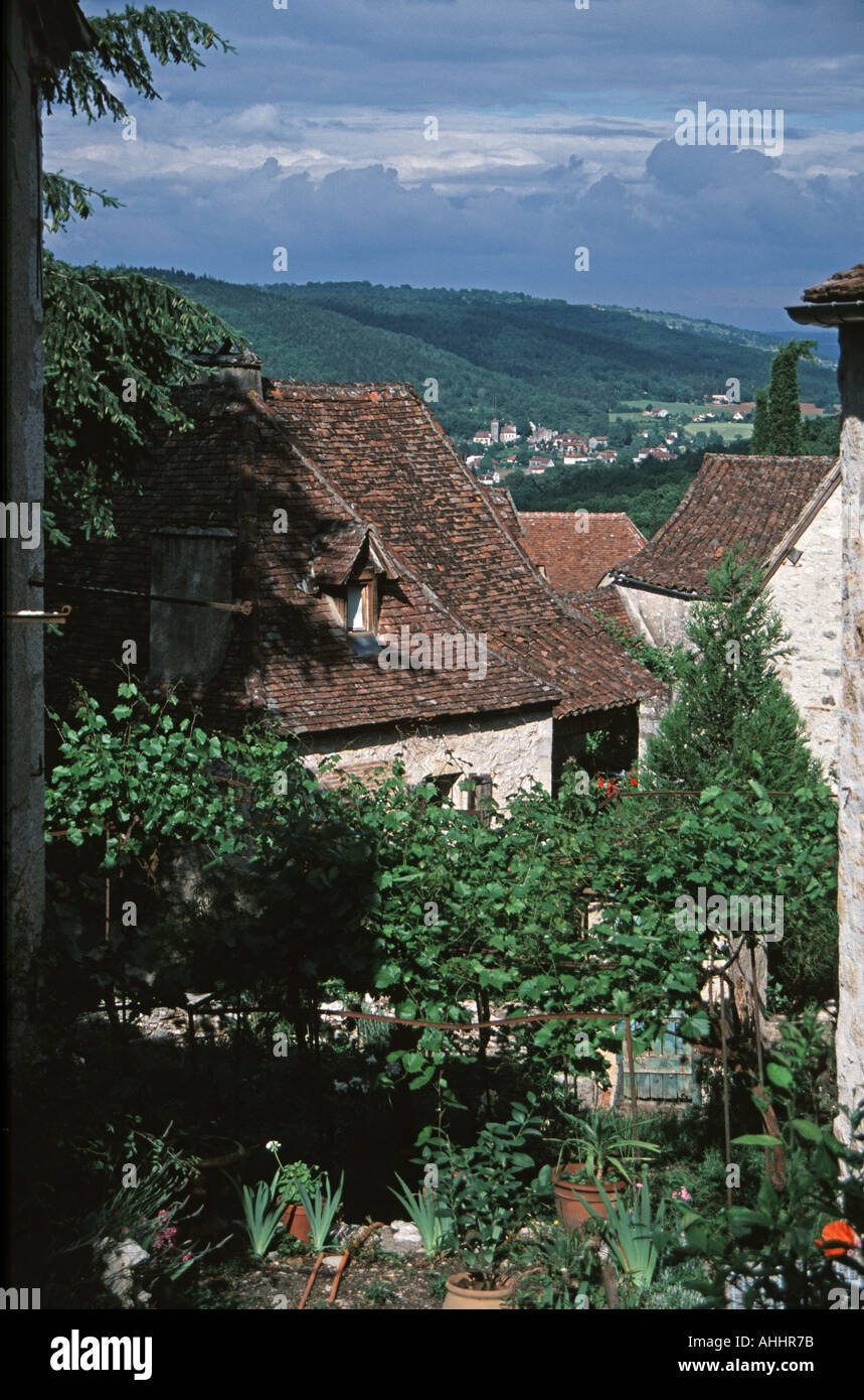 The Plus Beau Village of St Cirq Lapopie Stock Photo - Alamy