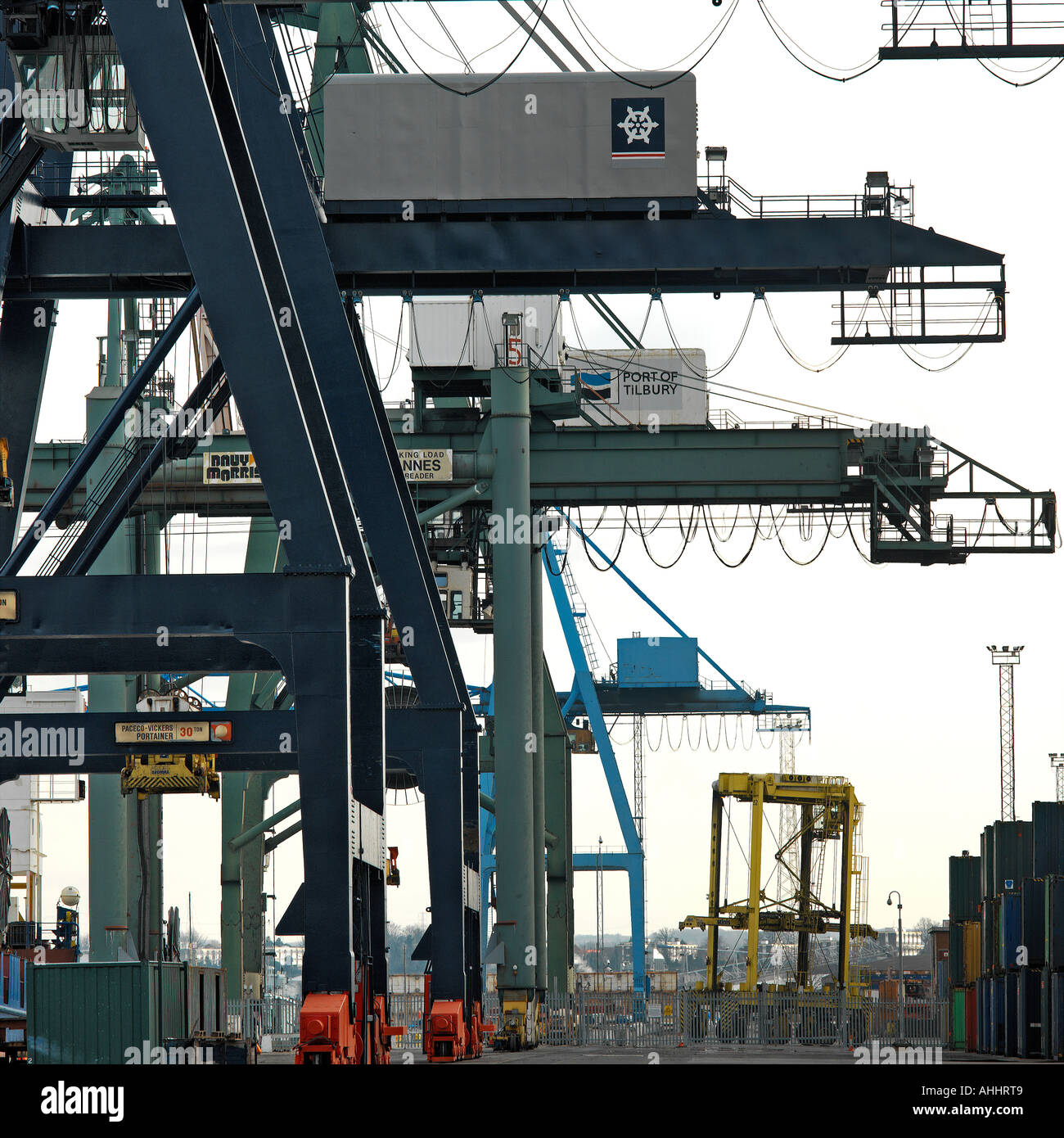 See through container hi-res stock photography and images - Alamy