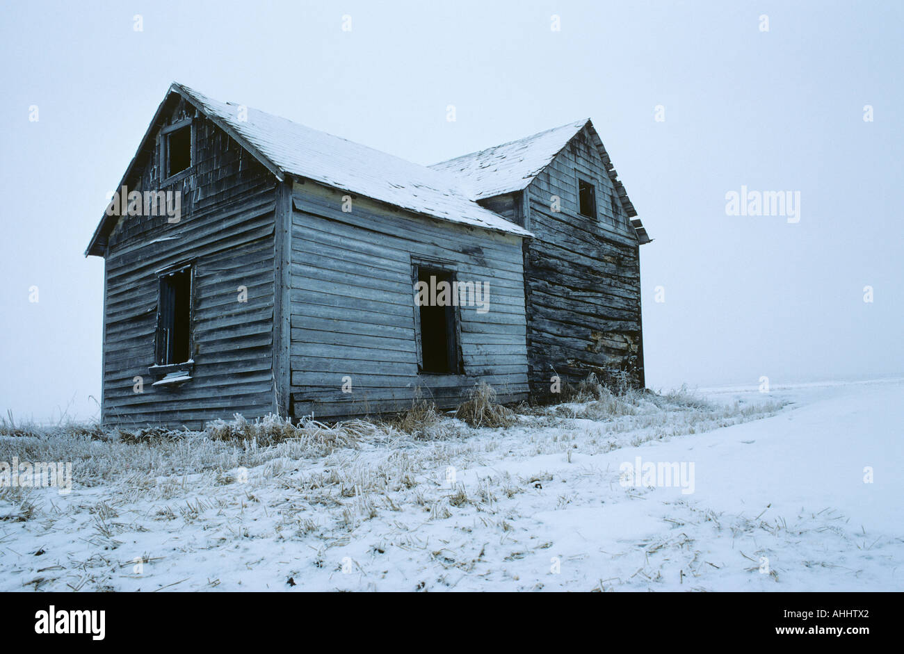 Abandoned farm house Stock Photo - Alamy