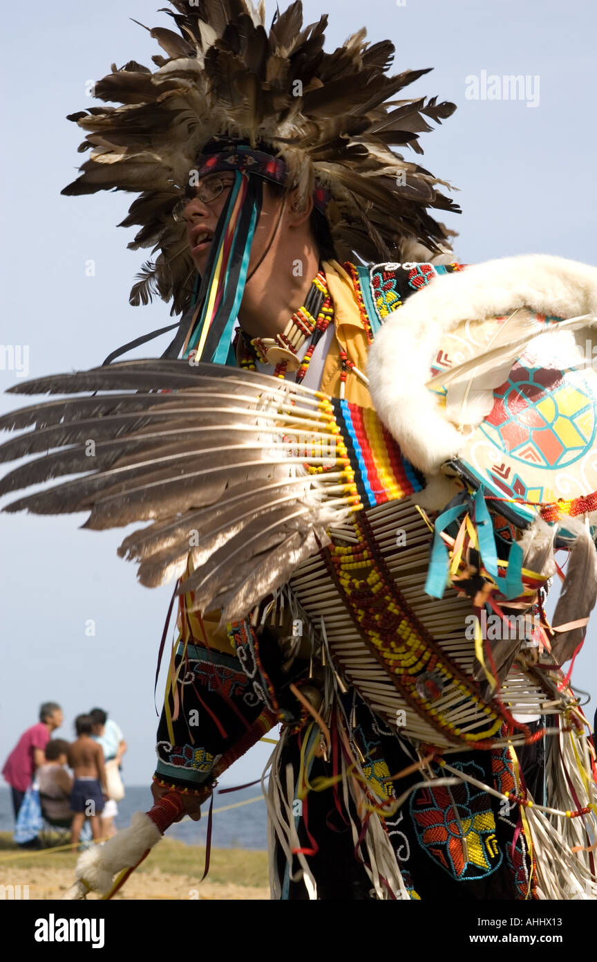 Native canadian beadwork hi-res stock photography and images - Alamy