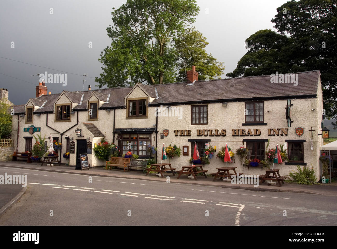 The bulls head inn hi-res stock photography and images - Alamy