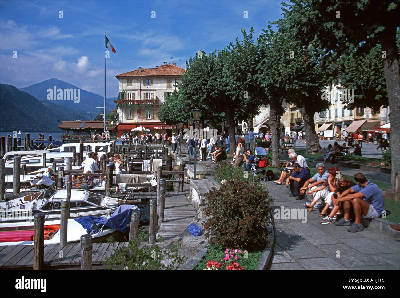 The port at Orta San Giulio Stock Photo - Alamy