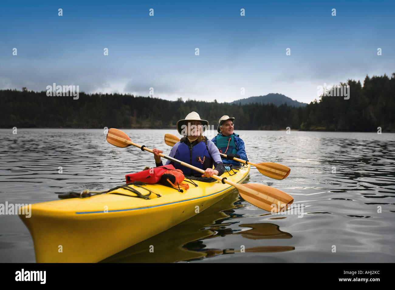 Two mature couples boat hi-res stock photography and images - Alamy