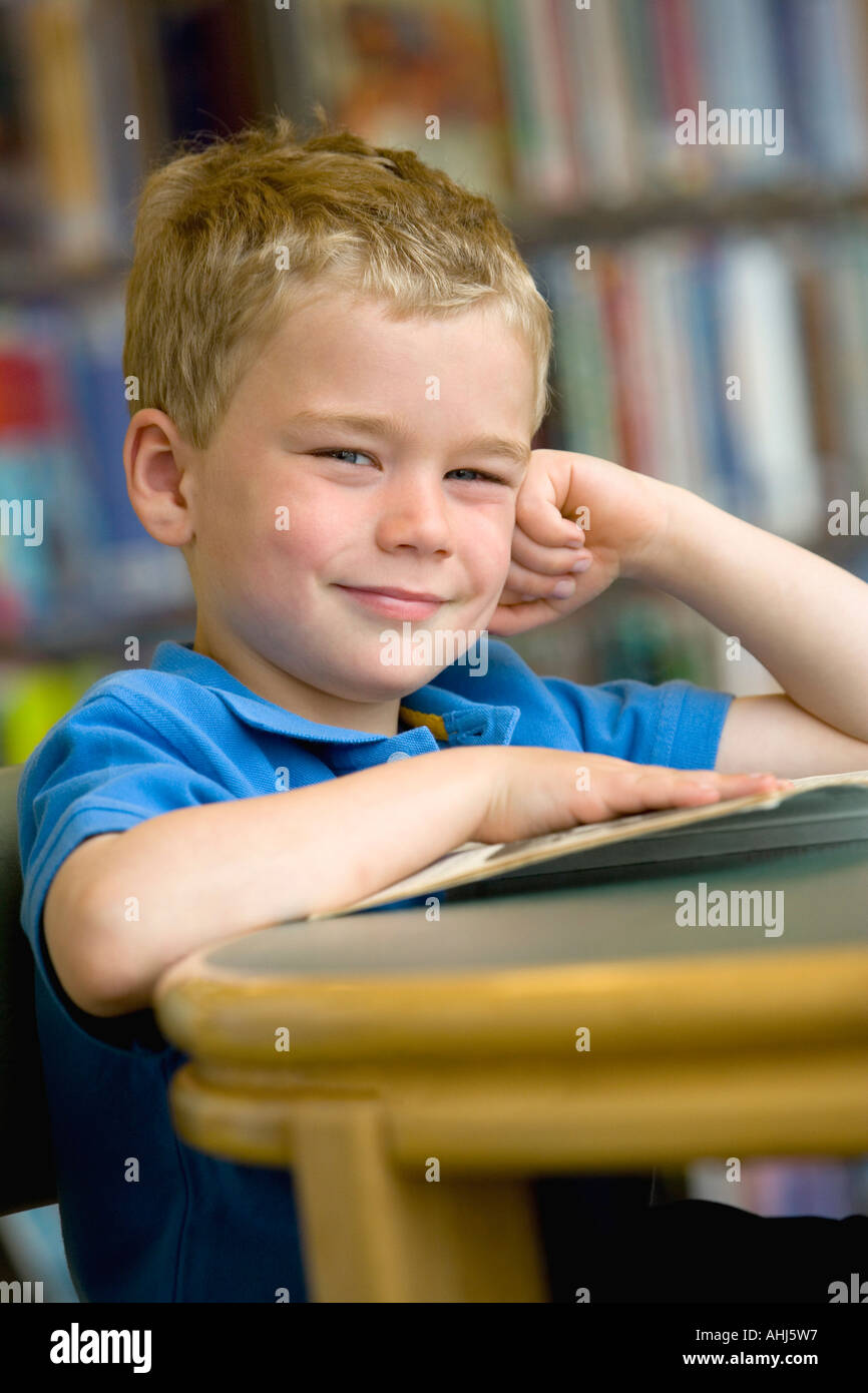 Boy 9 library read hi-res stock photography and images - Alamy