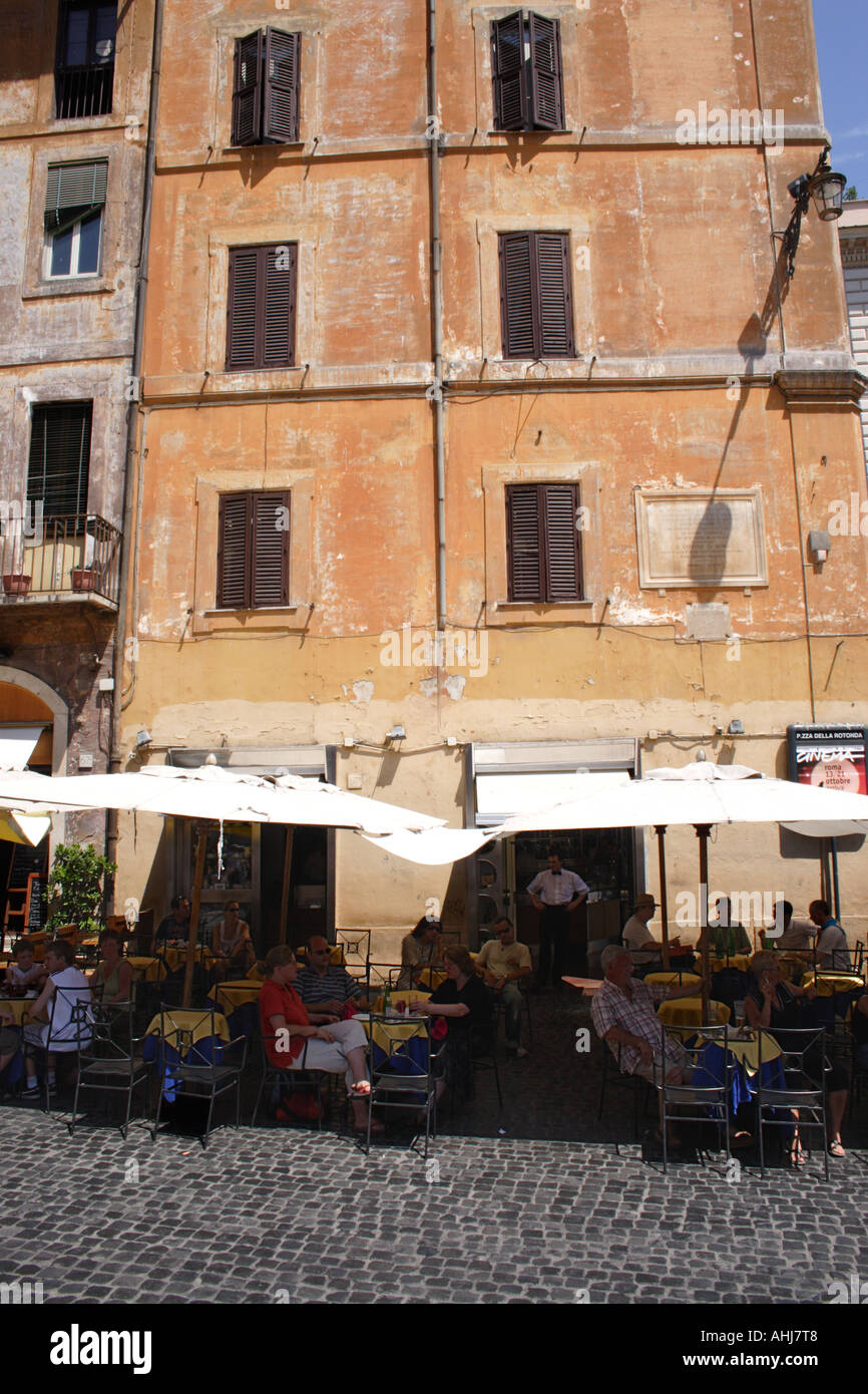 Centro storico rome cafe hi-res stock photography and images - Alamy