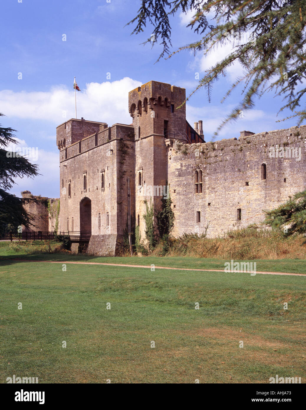 Caldicot castle hi-res stock photography and images - Alamy