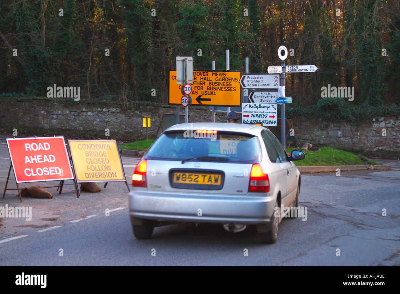 Confusing road signs uk High Resolution Stock Photography and Images ...