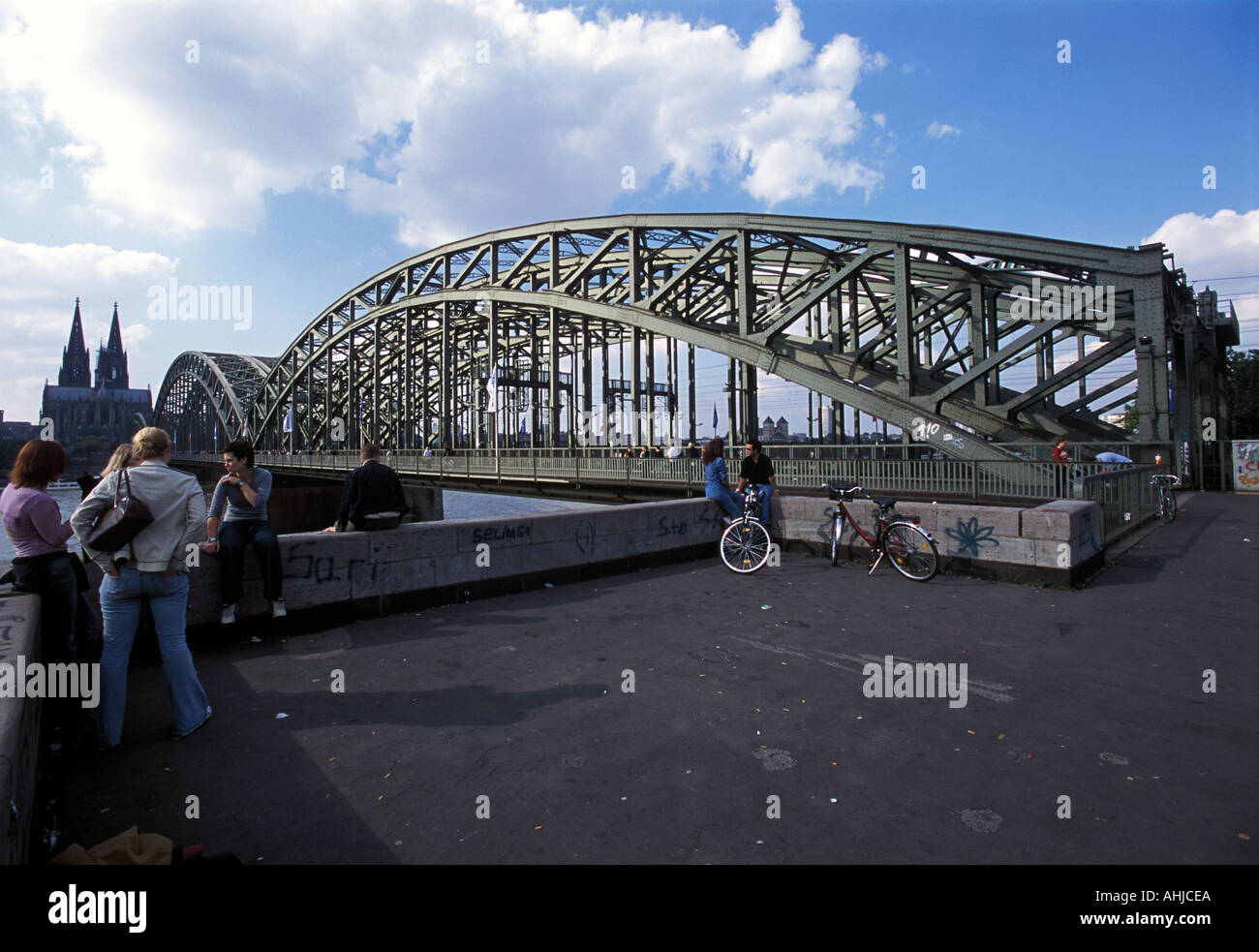 Koln bridge hi-res stock photography and images - Alamy