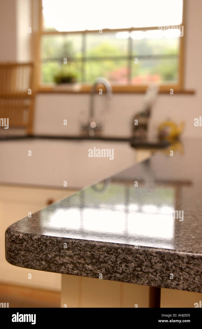 A KITCHEN WITH A GRANITE WORK SURFACE Stock Photo - Alamy